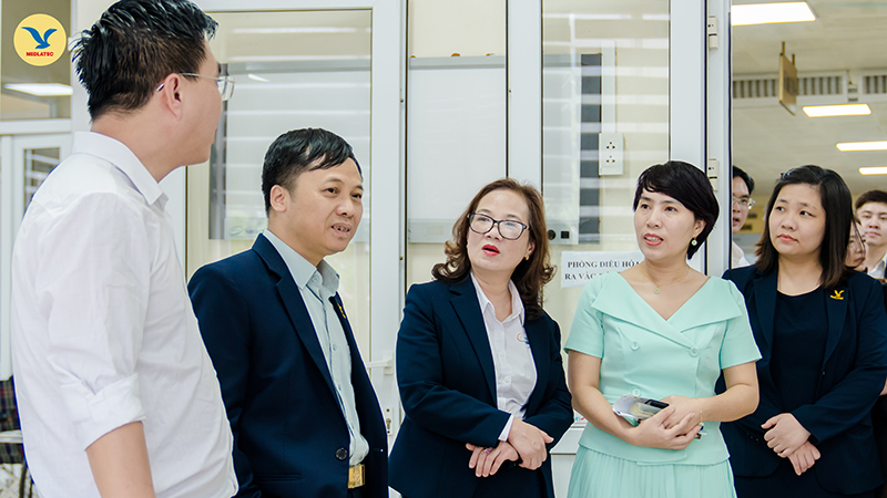 Chuyên gia MEDLATEC chia sẻ kiến thức xét nghiệm chuyên sâu tại Bệnh viện Sản Nhi Quảng Ninh